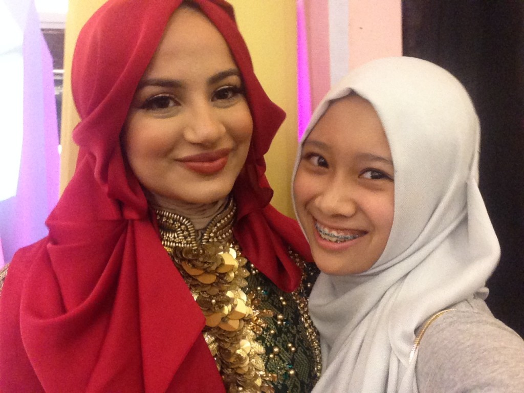 Ruba Zai: Hijabi Fashion Blogger and Youtuber – Zhafiraiha